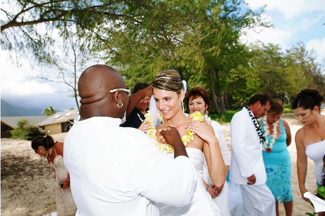 Amber ceremony with blue in Hawaii